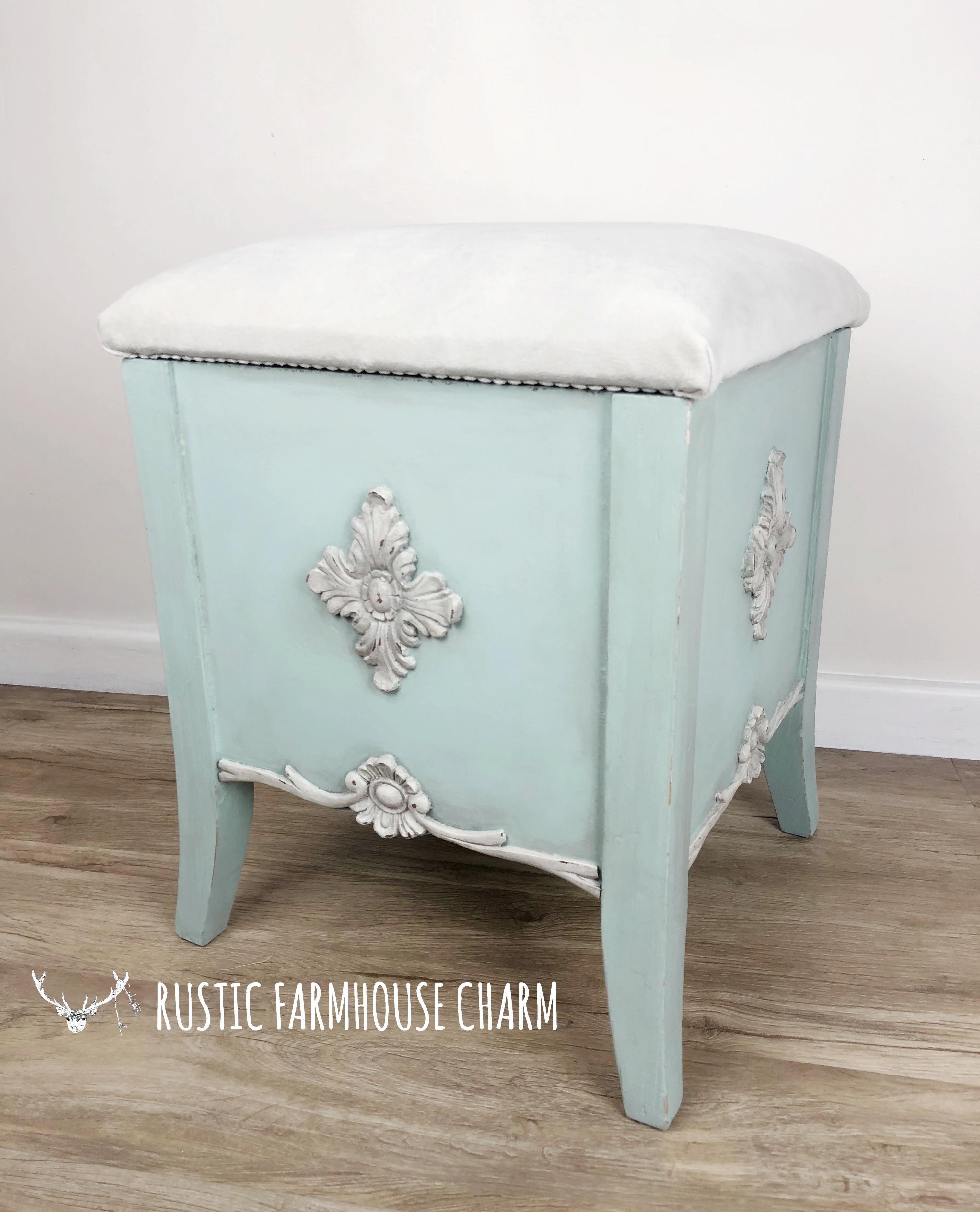 French Style Footstool with Storage – Rustic Farmhouse Charm